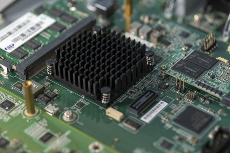 Edgecore AS7712-32X: 32x 100GbE White Box Switch |FiberMall