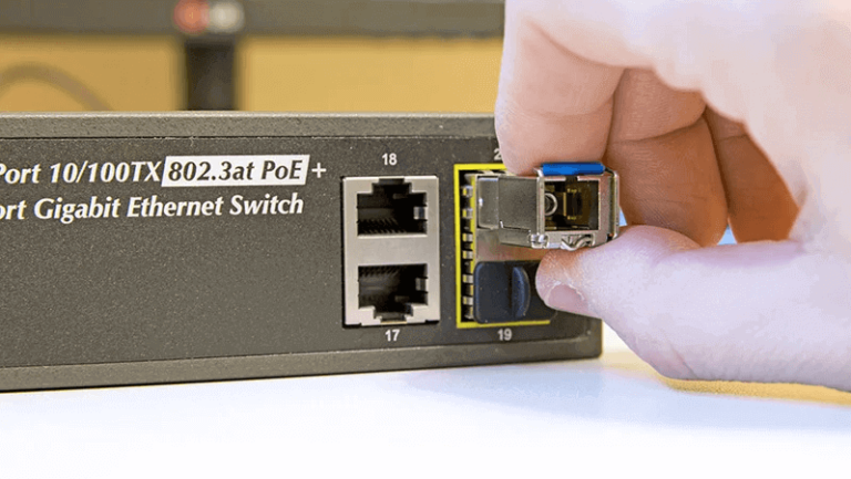 スイッチの SFP ポートおよび QSFP ポートとは何ですか? | ファイバーモール