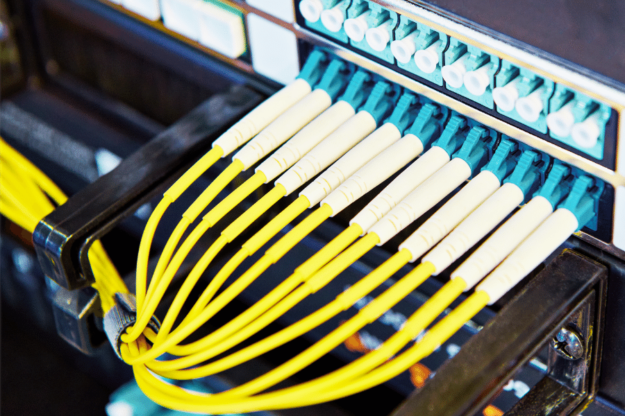 Unlocking the Potential of MTP Fiber Connectors in Modern Data Centers - fibermall.com