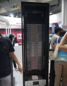 Introduction to NVIDIA GB200 Superchip and Liquid-Cooled Servers and ...